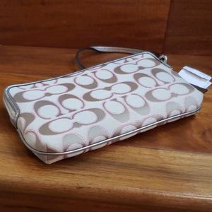 Coach | Bags | Nwt Coach Daisy Outline Signature Med Zip Wristlet ...